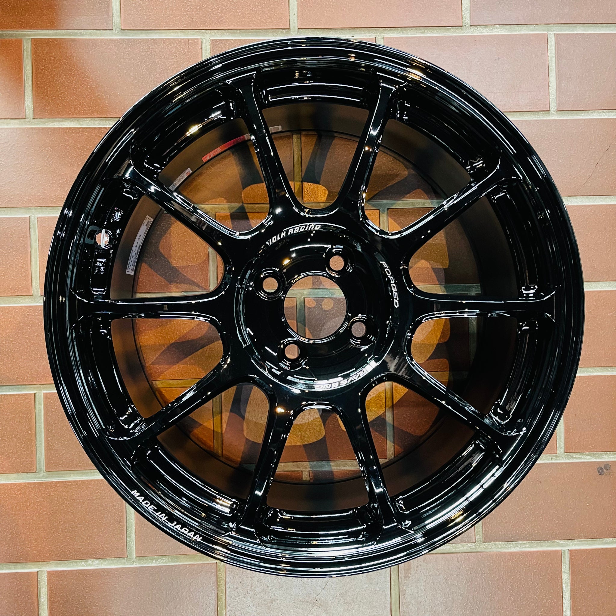 ワイド仕様 RAYS ZE40 鍛造アルミホイール ロータス S2&S3 エリーゼ/エキシージ用 – OUTERPLUS STORE